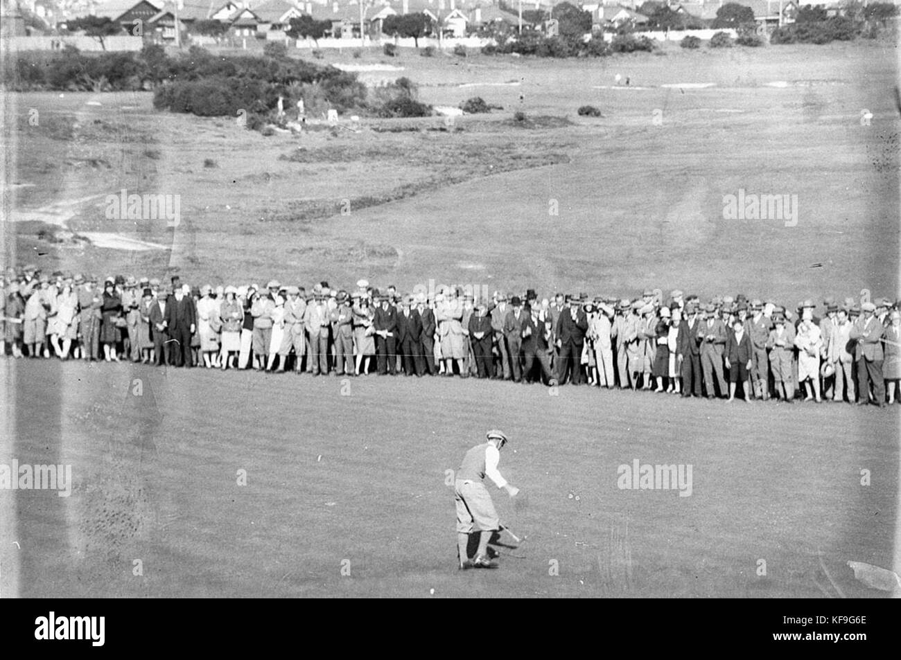 Golfer with spectators hi-res stock photography and images - Alamy