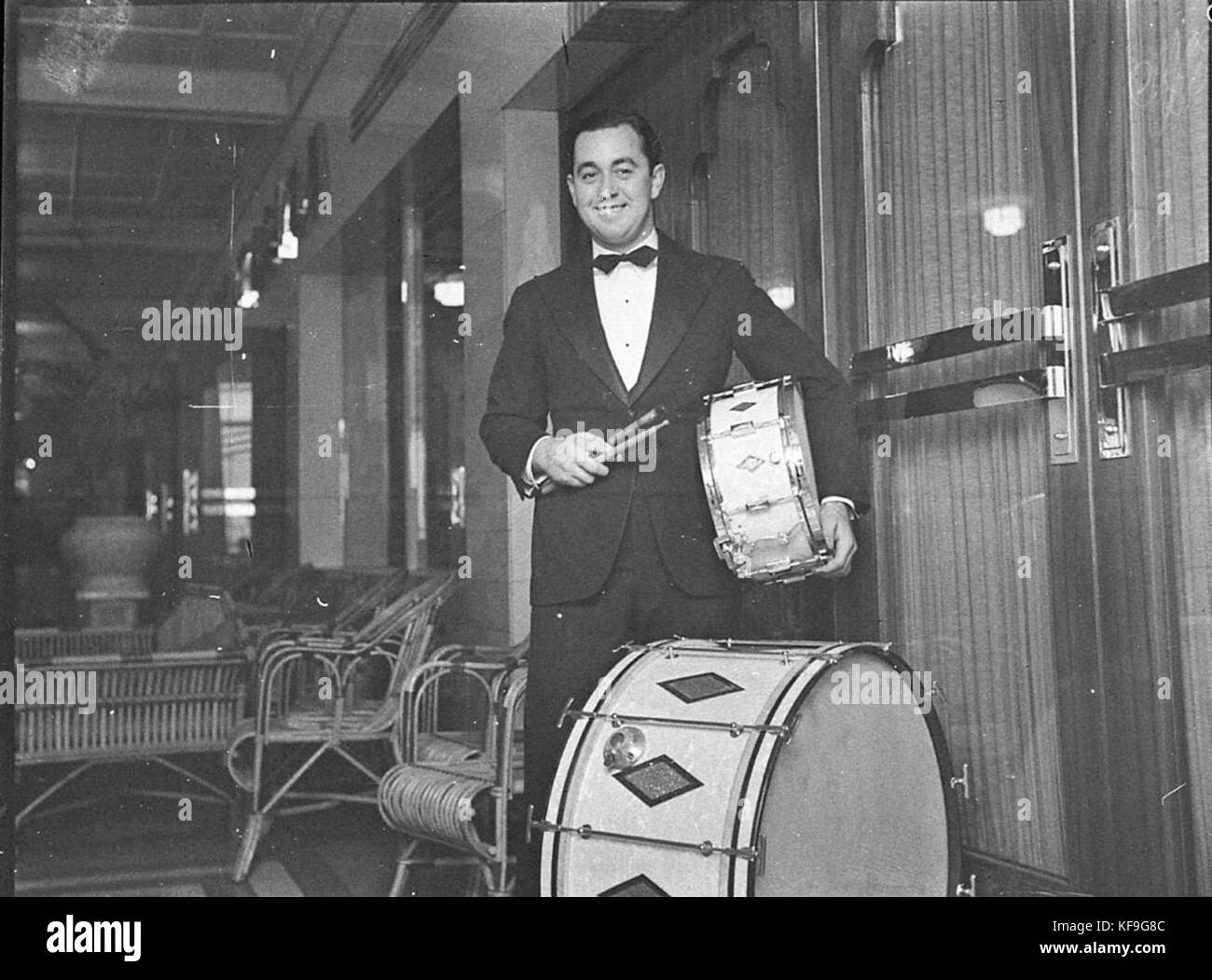 25840 Grace Bros Auditorium Band Stock Photo - Alamy