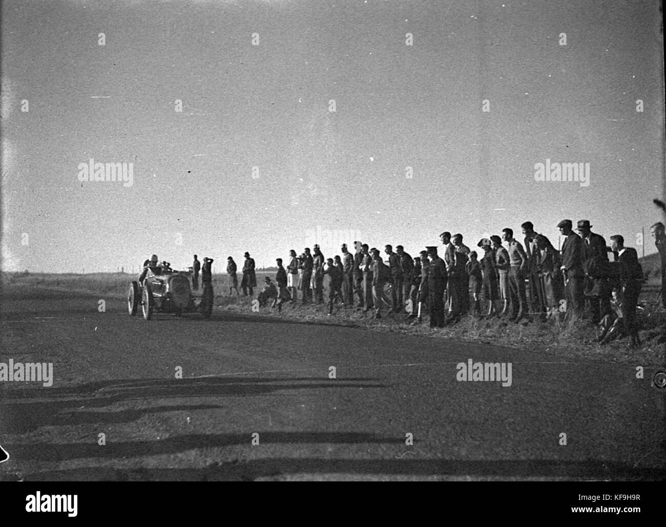 Tracks on vehicles Black and White Stock Photos & Images - Alamy