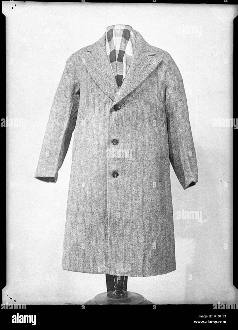 Overcoat mens hi-res stock photography and images - Alamy