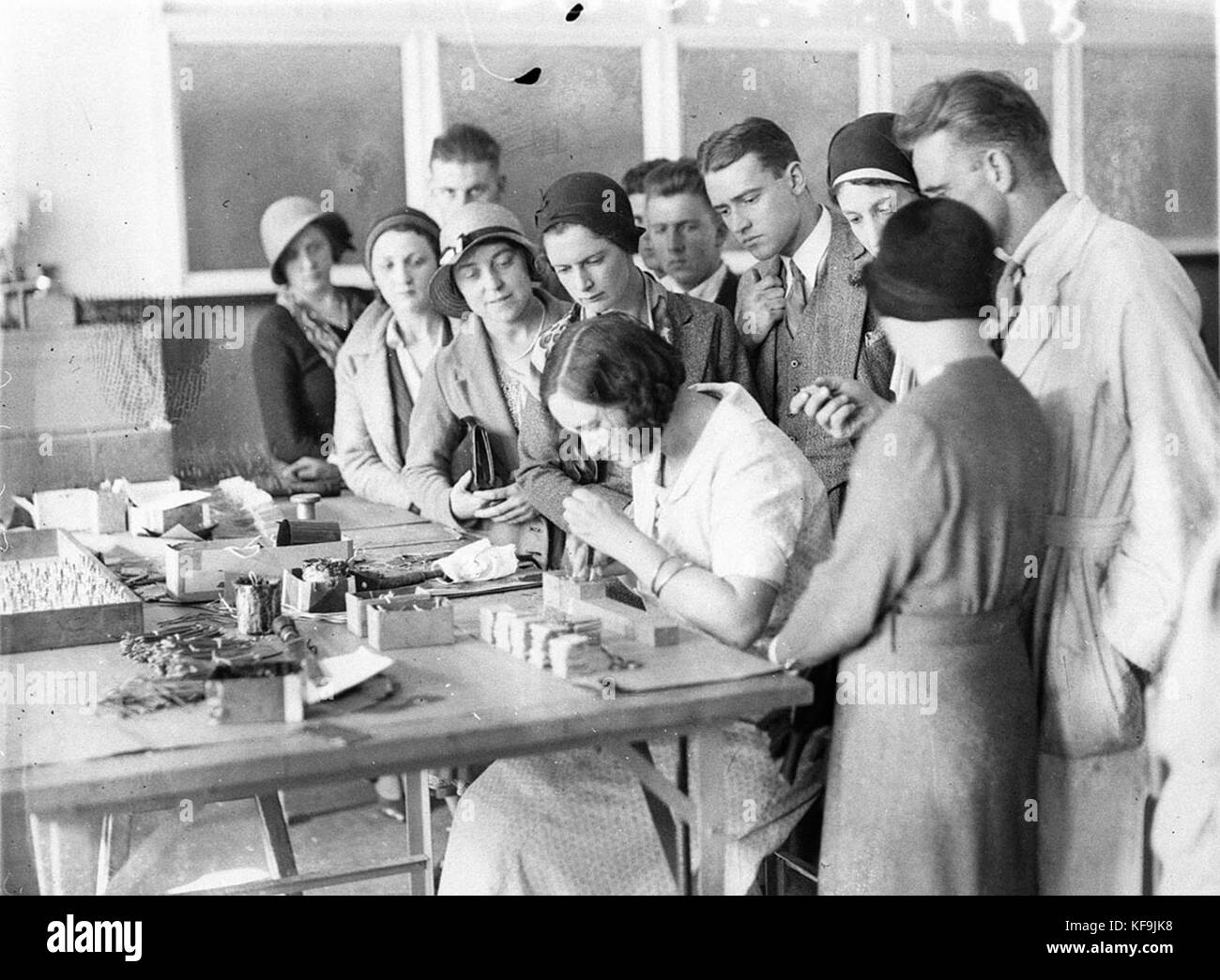 43985 Scenes in a lamp factory Stock Photo - Alamy