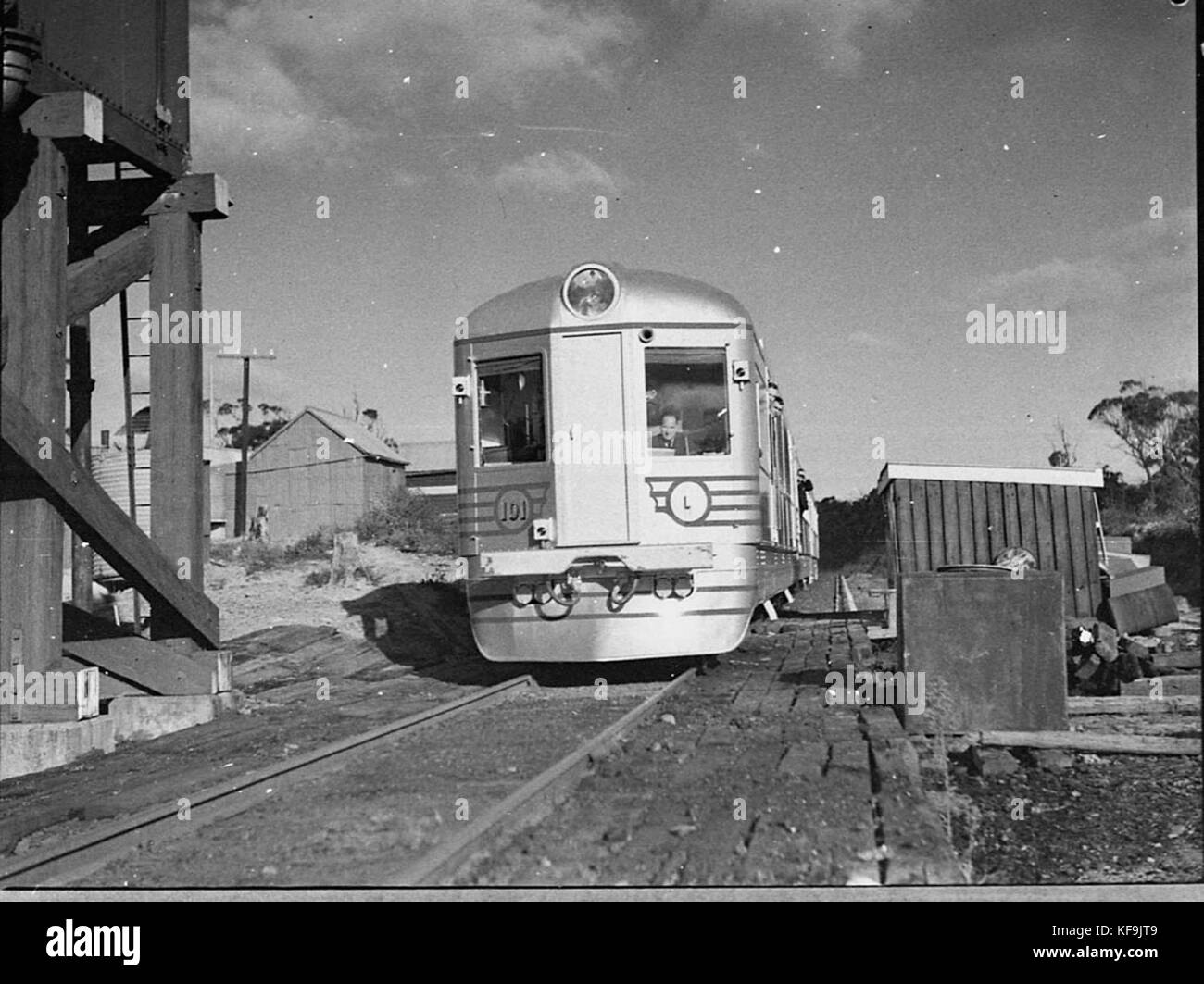 Silver comet train hi-res stock photography and images - Alamy