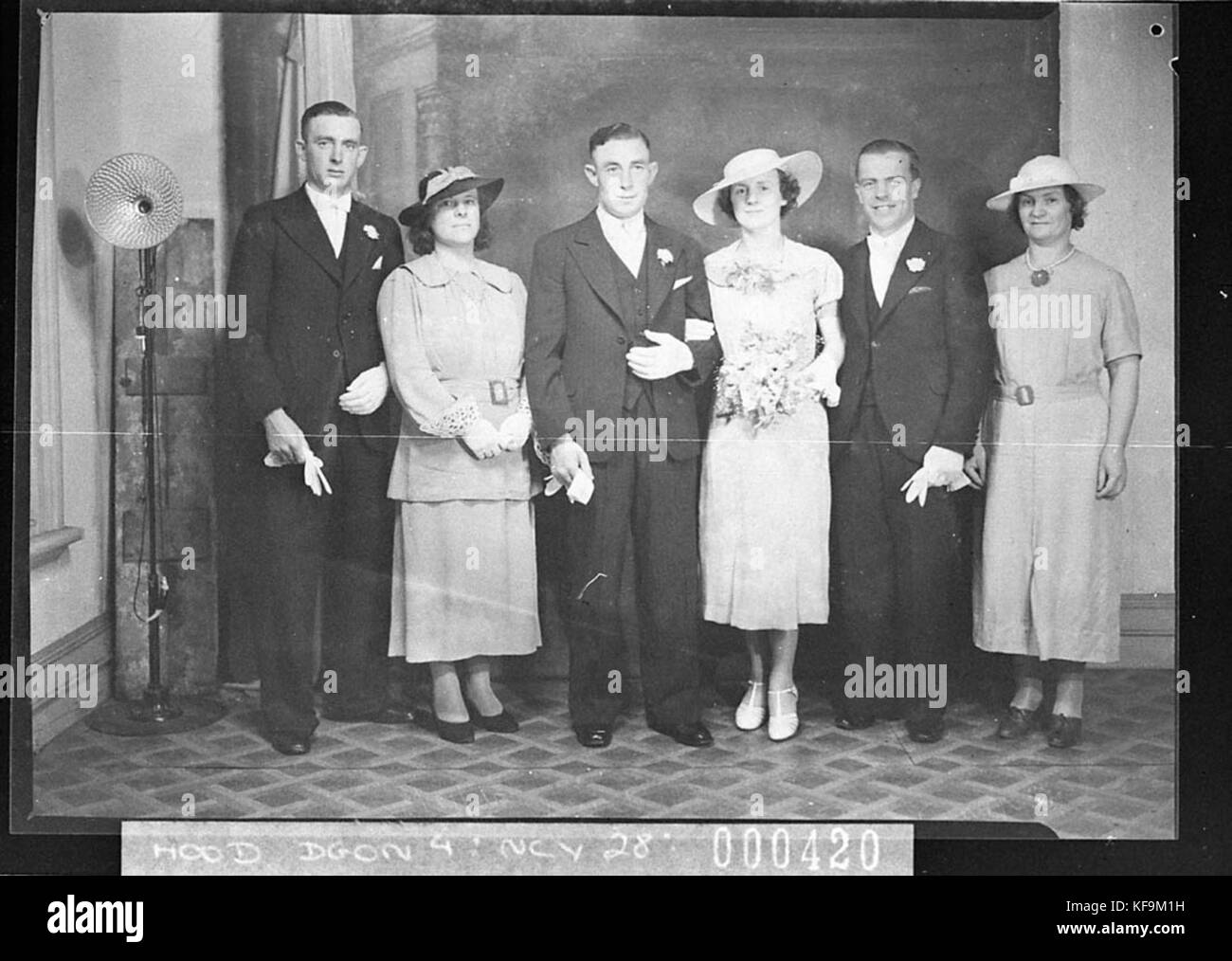 10769 Wedding group of Mr and Mrs Clay Stock Photo - Alamy