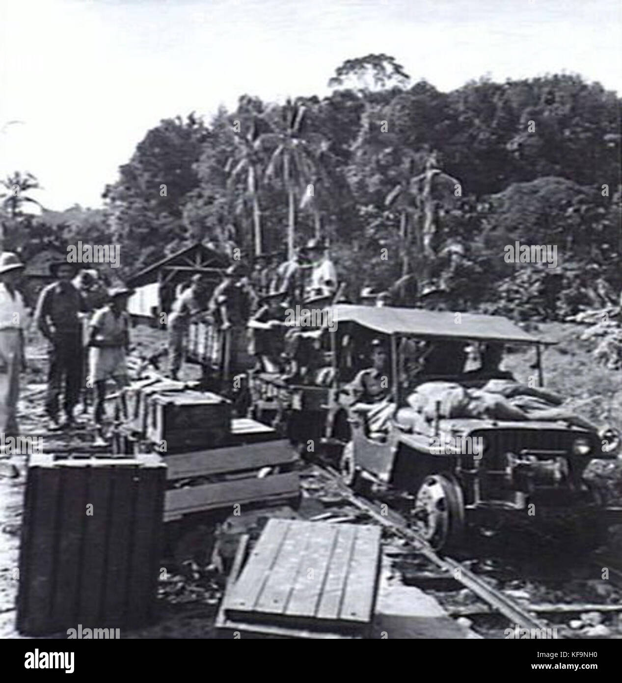 JEEP TRAIN DEPARTS ON THE JOURNEY TO WESTON Stock Photo - Alamy