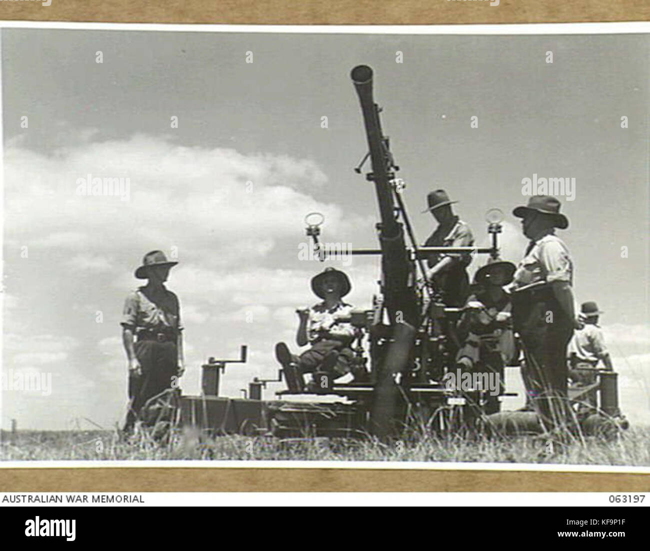 AWM063197Bofors Light AA Gun at Fort Lytton January 1944 Stock Photo ...