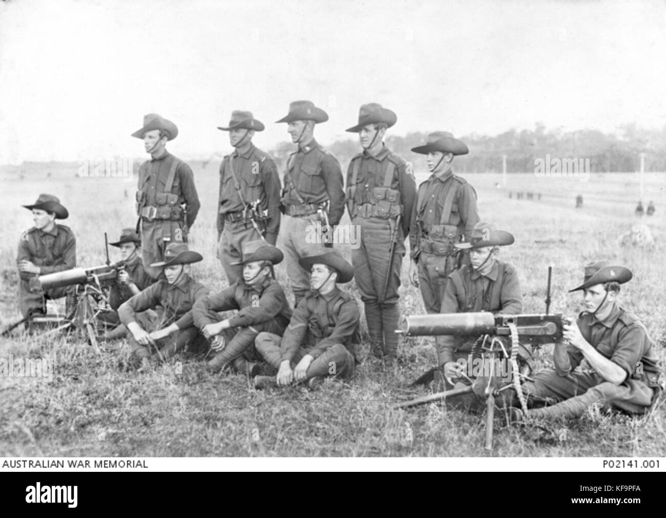 Machine gun soldiers at Fort Lytton Queensland c.1914 Stock Photo - Alamy