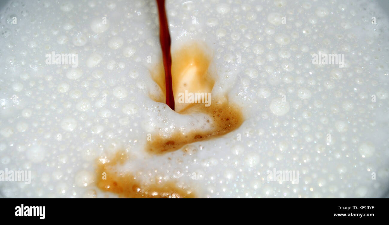 Foamed milk hi-res stock photography and images - Alamy