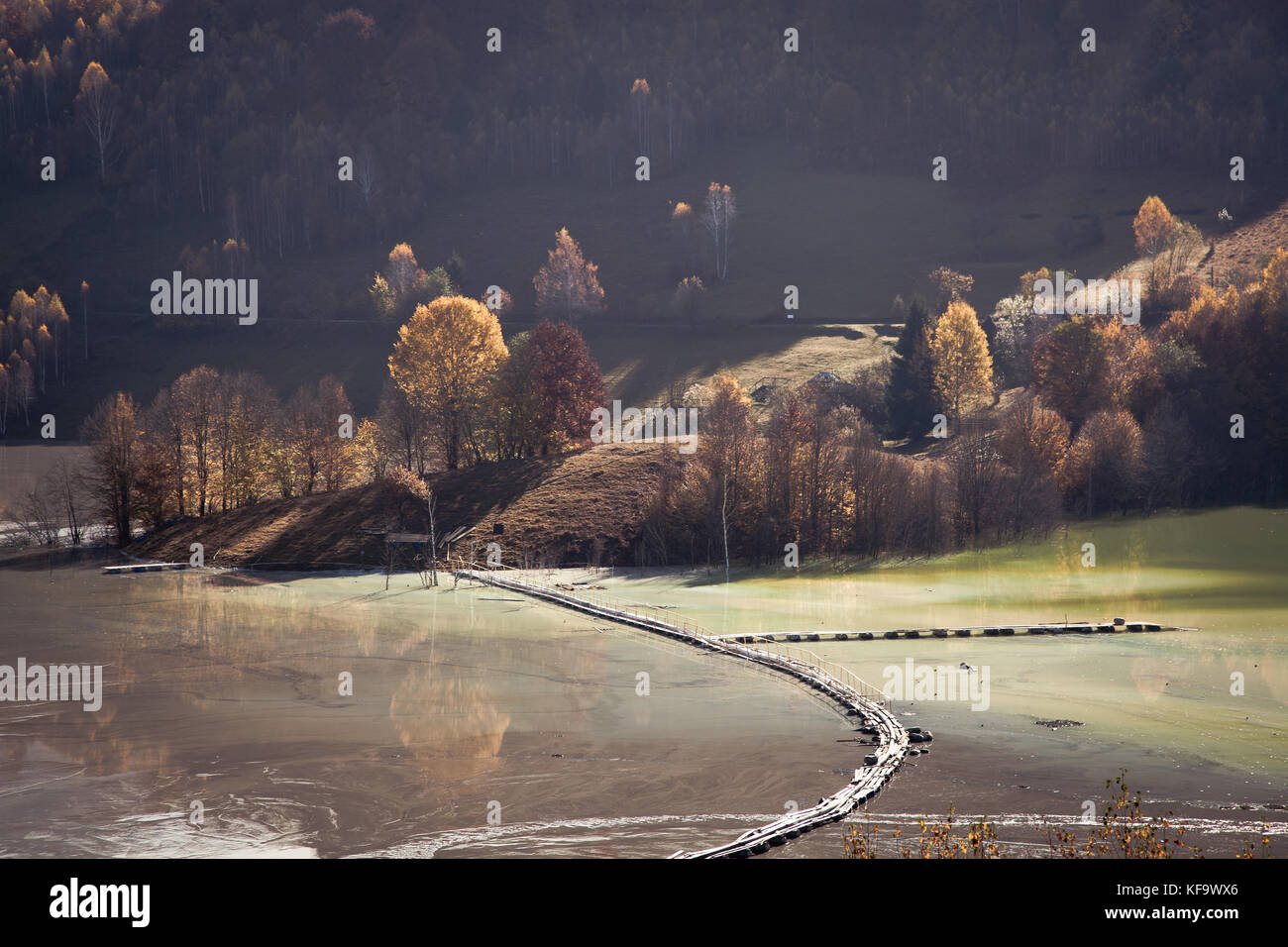cyanide pollution at Geamana Lake near Rosia Montana, flooded village ...