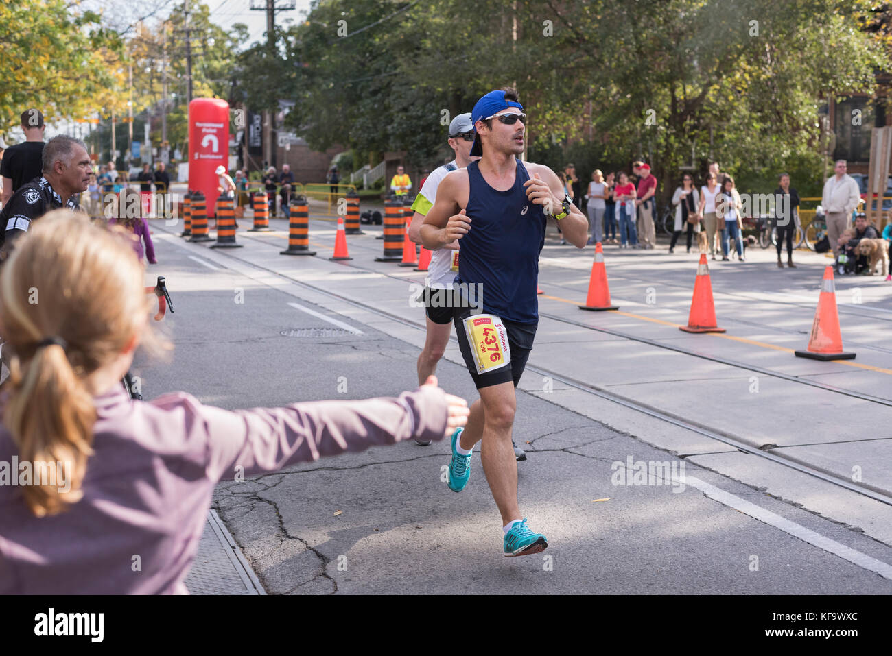 Toronto waterfront marathon hi-res stock photography and images - Alamy
