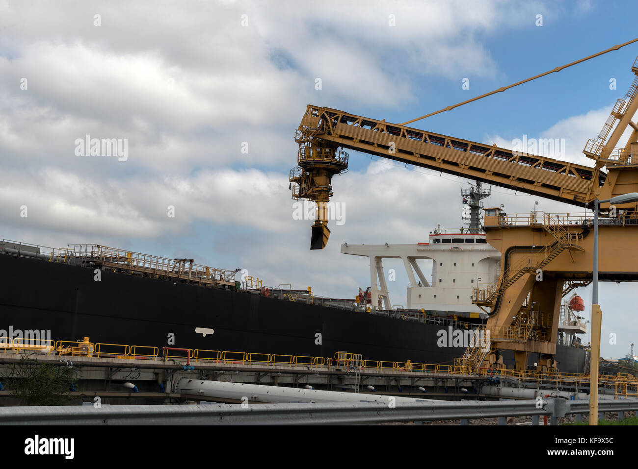 Coal terminal conveyor belt australia hi-res stock photography and ...