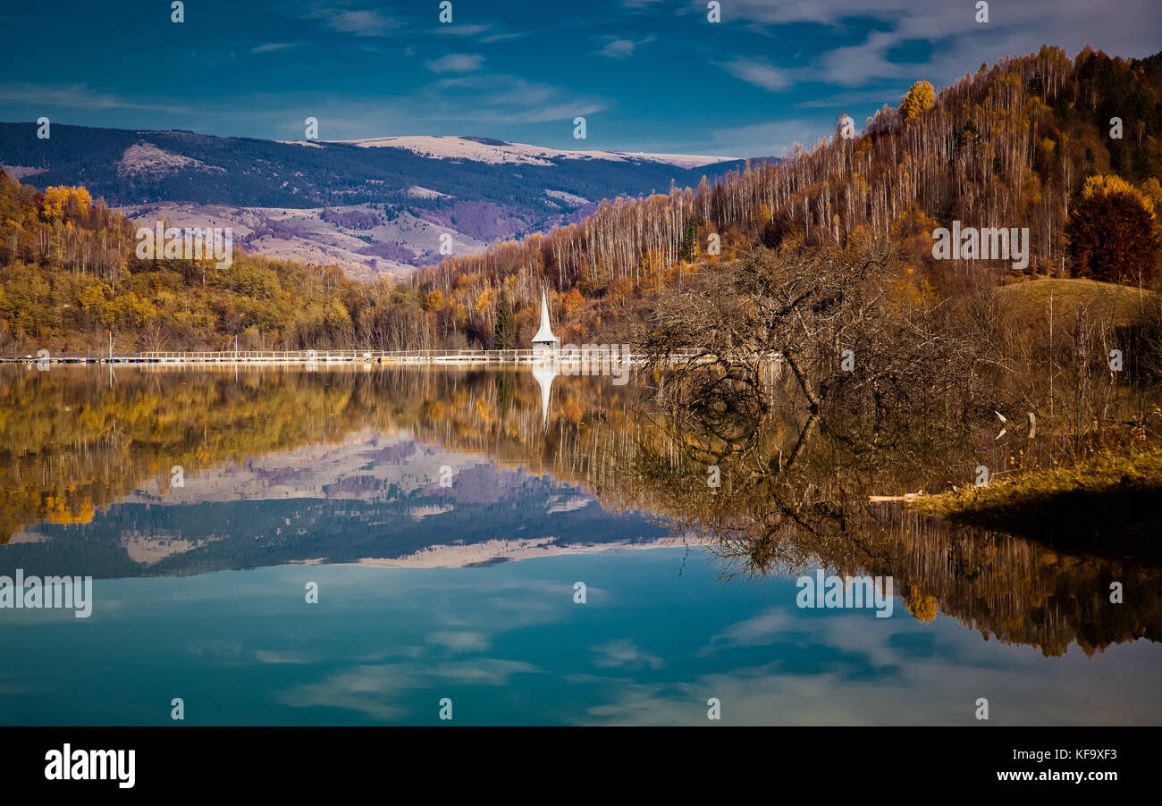 cyanide pollution at Geamana Lake near Rosia Montana, flooded village ...