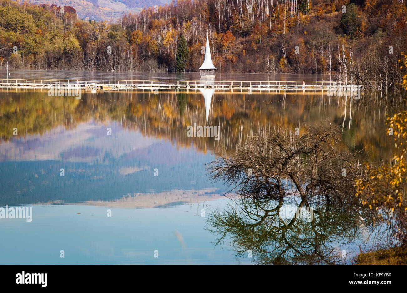 cyanide pollution at Geamana Lake near Rosia Montana, flooded village ...