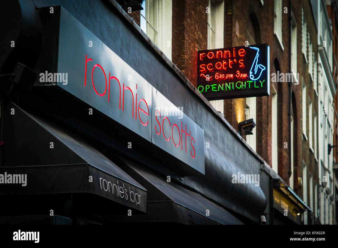 Ronnie scotts hi-res stock photography and images - Alamy