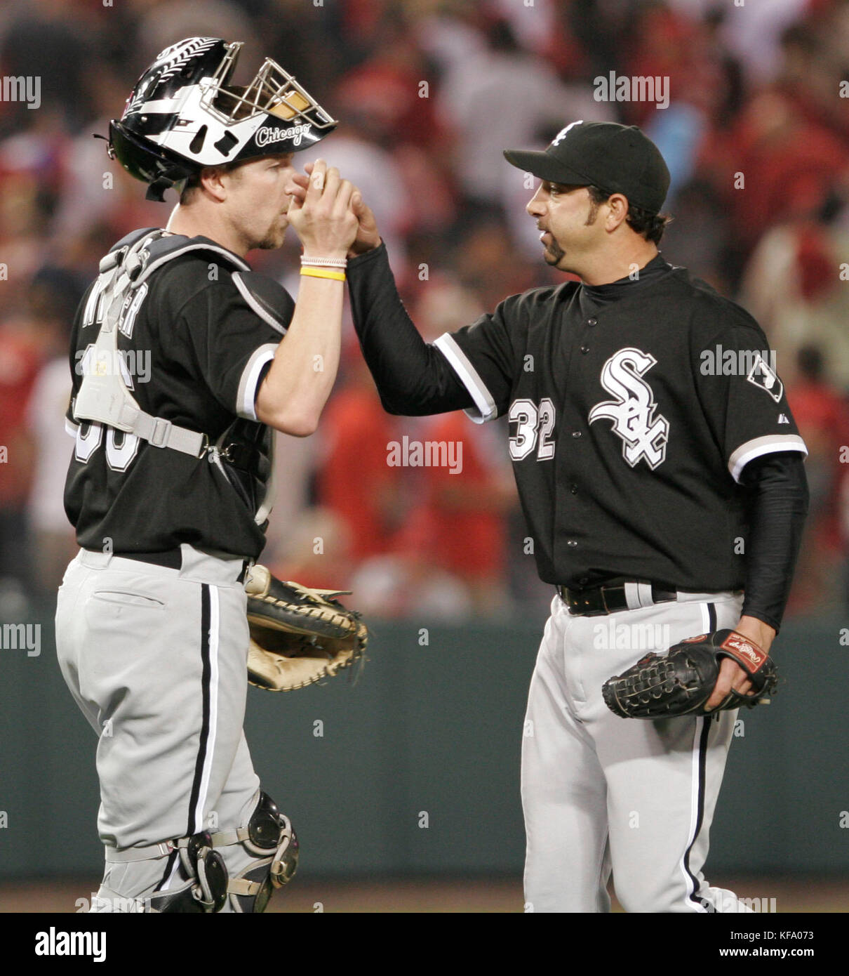 Chicago White Sox relief pitcher Dustin Hermanson, right, is ...