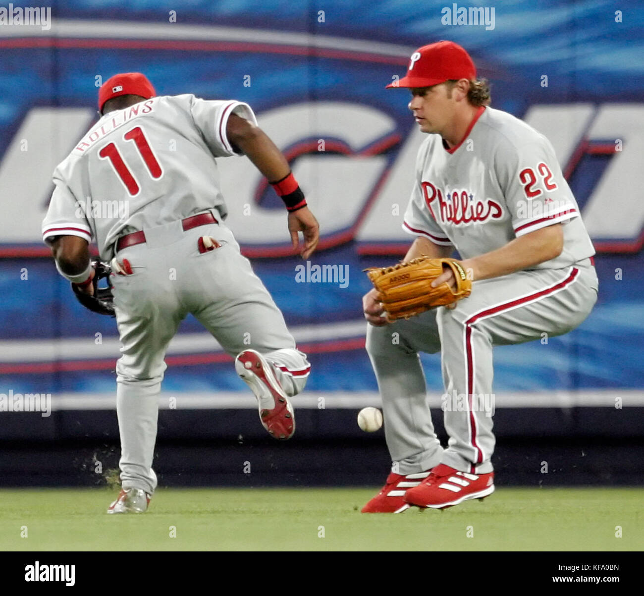Philadelphia Phillies shortstop Jimmy Rollins (11) and centerfielder ...