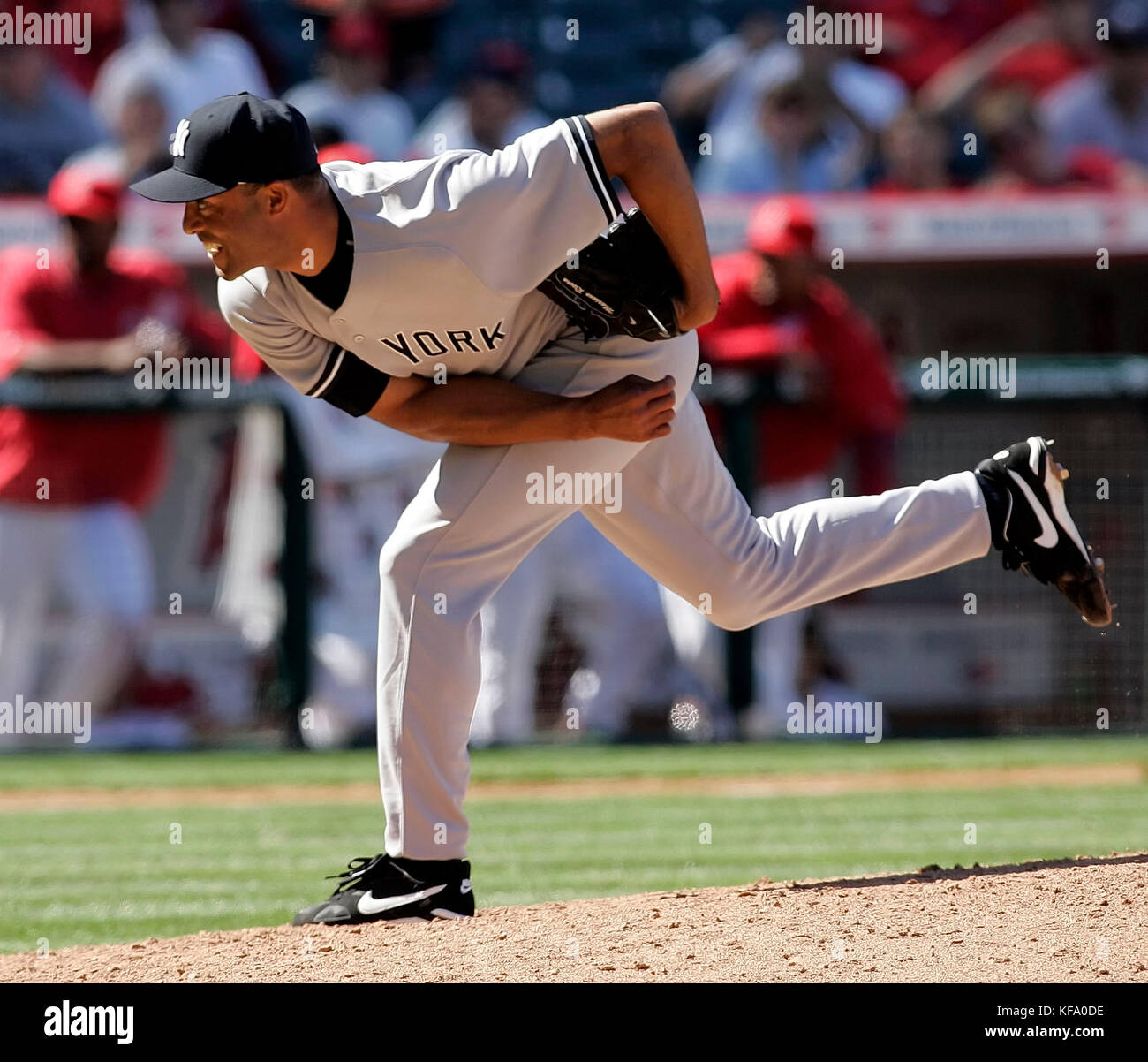 New York Yankees relief pitcher Mariano Rivera throws against the Los ...