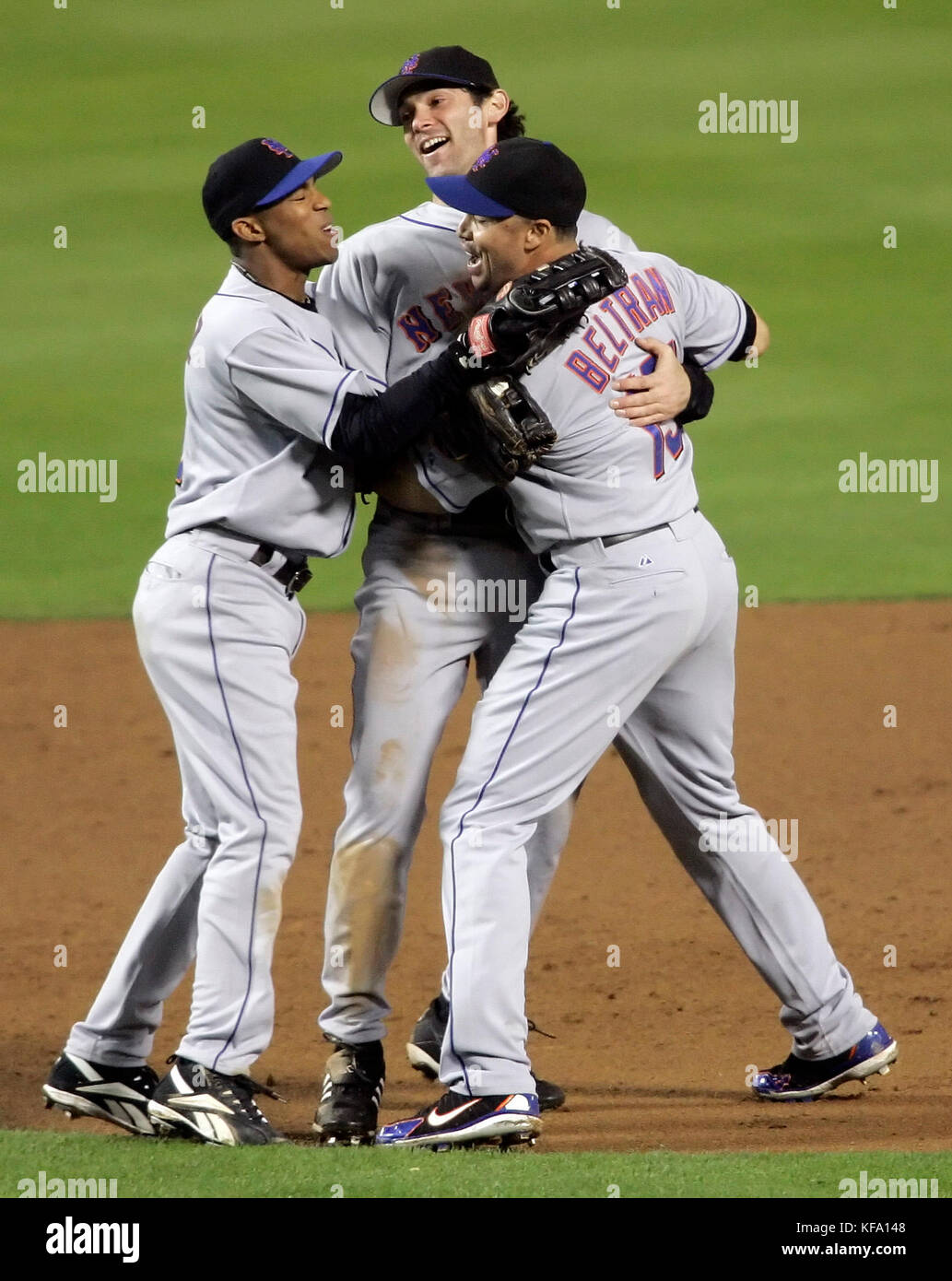 New York Mets' Endy Chavez, left, Shawn Green, and Carlos Beltran ...