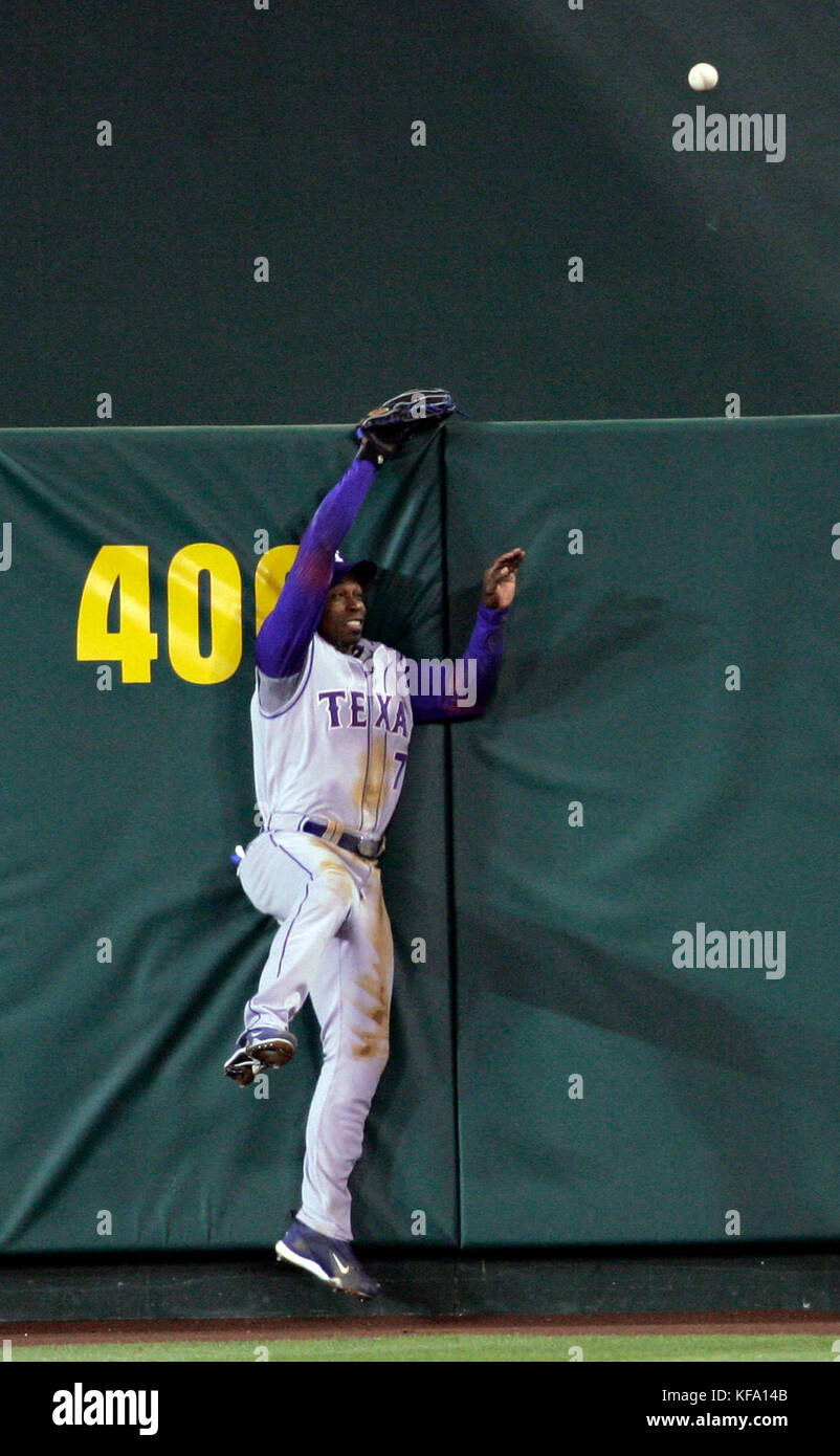 Kenny lofton hi-res stock photography and images - Alamy