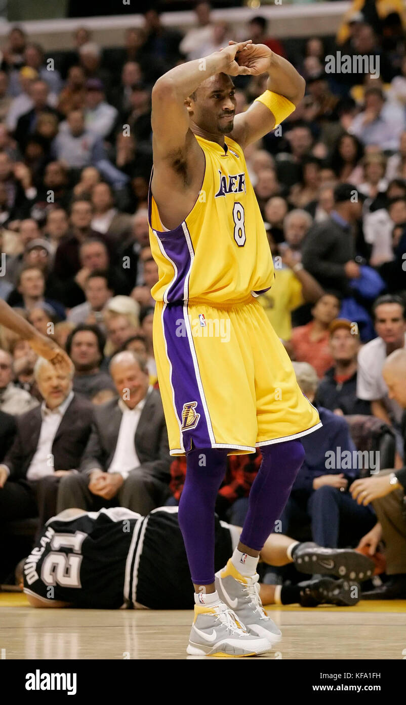 Kobe bryant uniform hi-res stock photography and images - Alamy