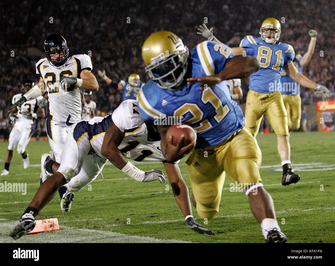 Robert jordan hi-res stock photography and images - Alamy