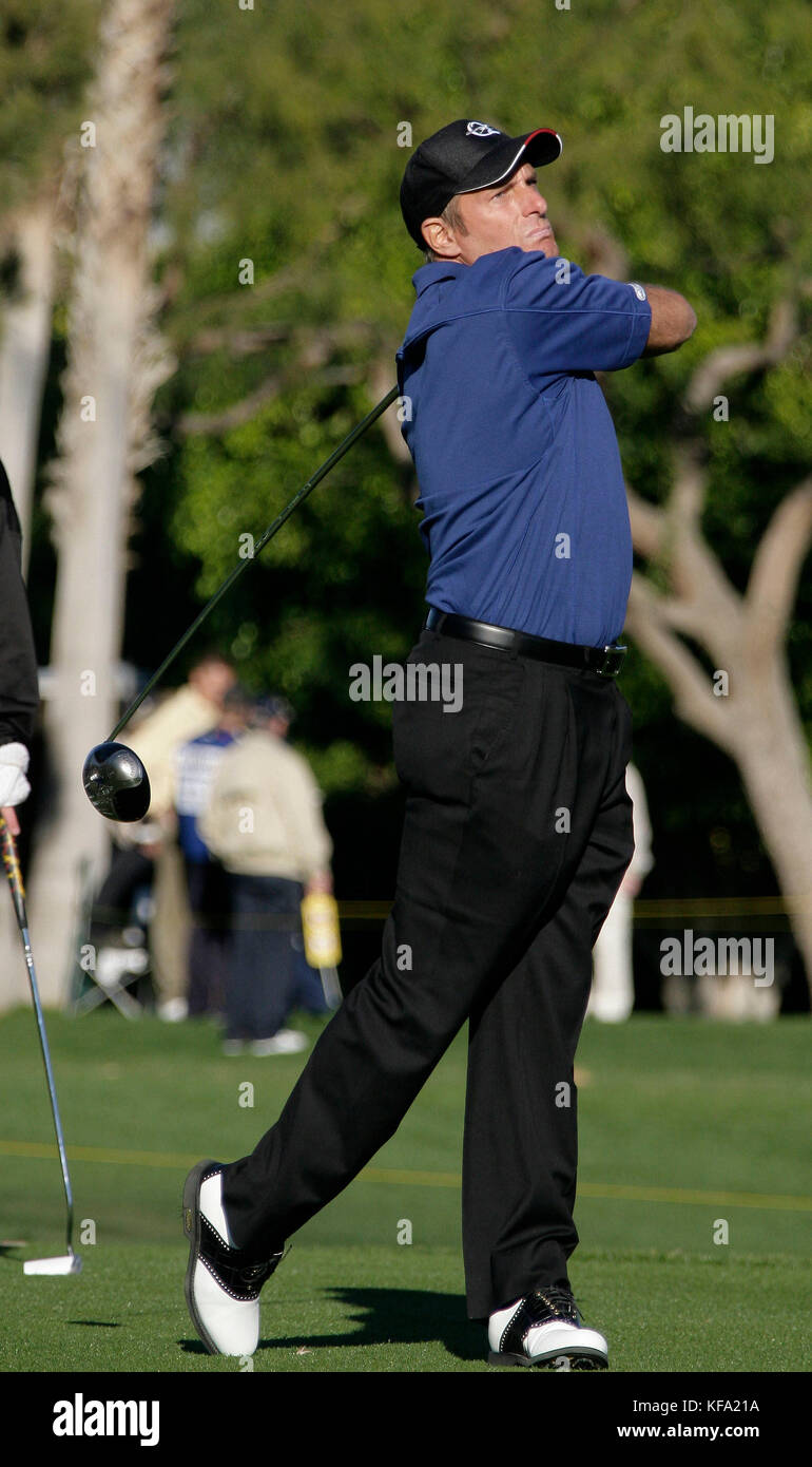 Singer Michael Bolton during a round of golf at the Bob Hope Chrysler ...