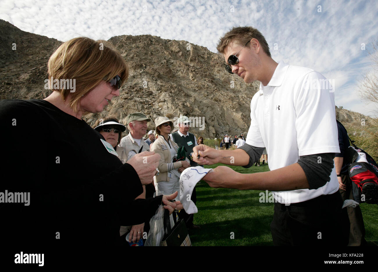 Actor Chad Michael Murray signs autographs for fans at the Bob Hope ...