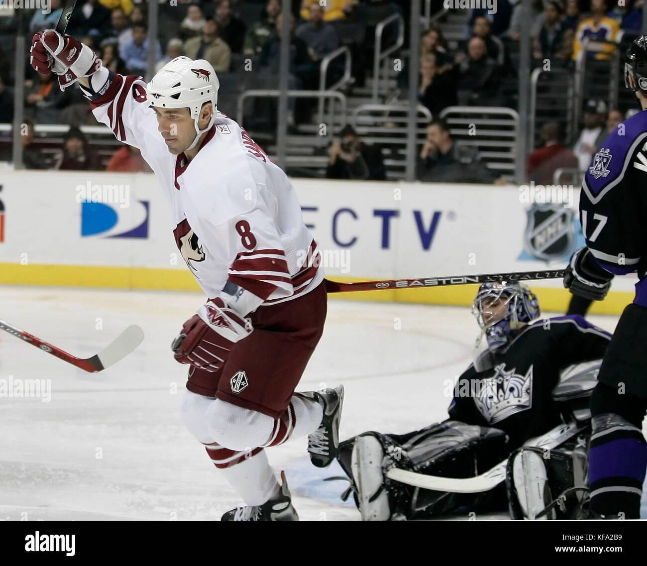 Phoenix Coyotes Stock Photos & Phoenix Coyotes Stock Images - Alamy