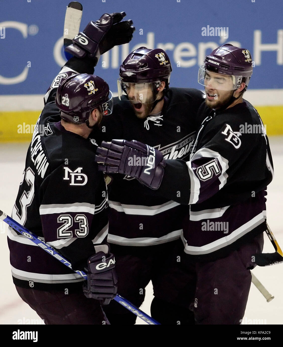 Anaheim Mighty Ducks' Andy McDonald, center, celebrates his goal ...