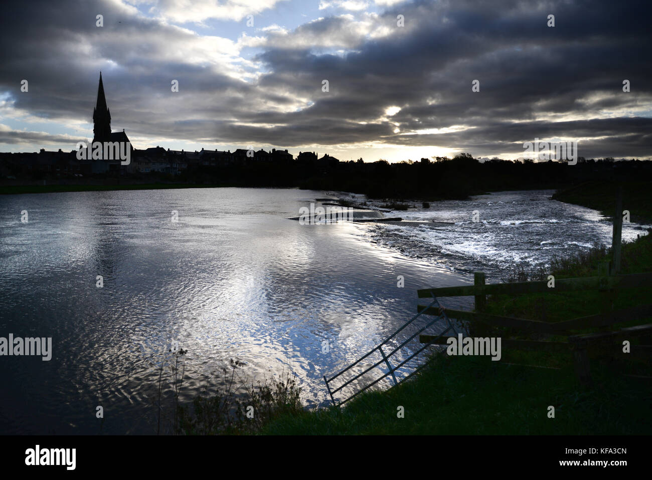 The Scottish Border town of Kelso beside the River Tweed Stock Photo ...