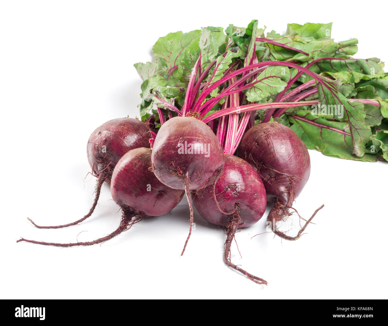 Beet, beetroot bunch on white background. Fresh ripe beetroot with leaf ...