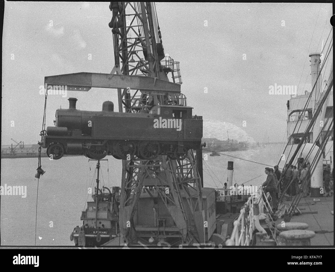 Heavy lift Black and White Stock Photos & Images - Alamy