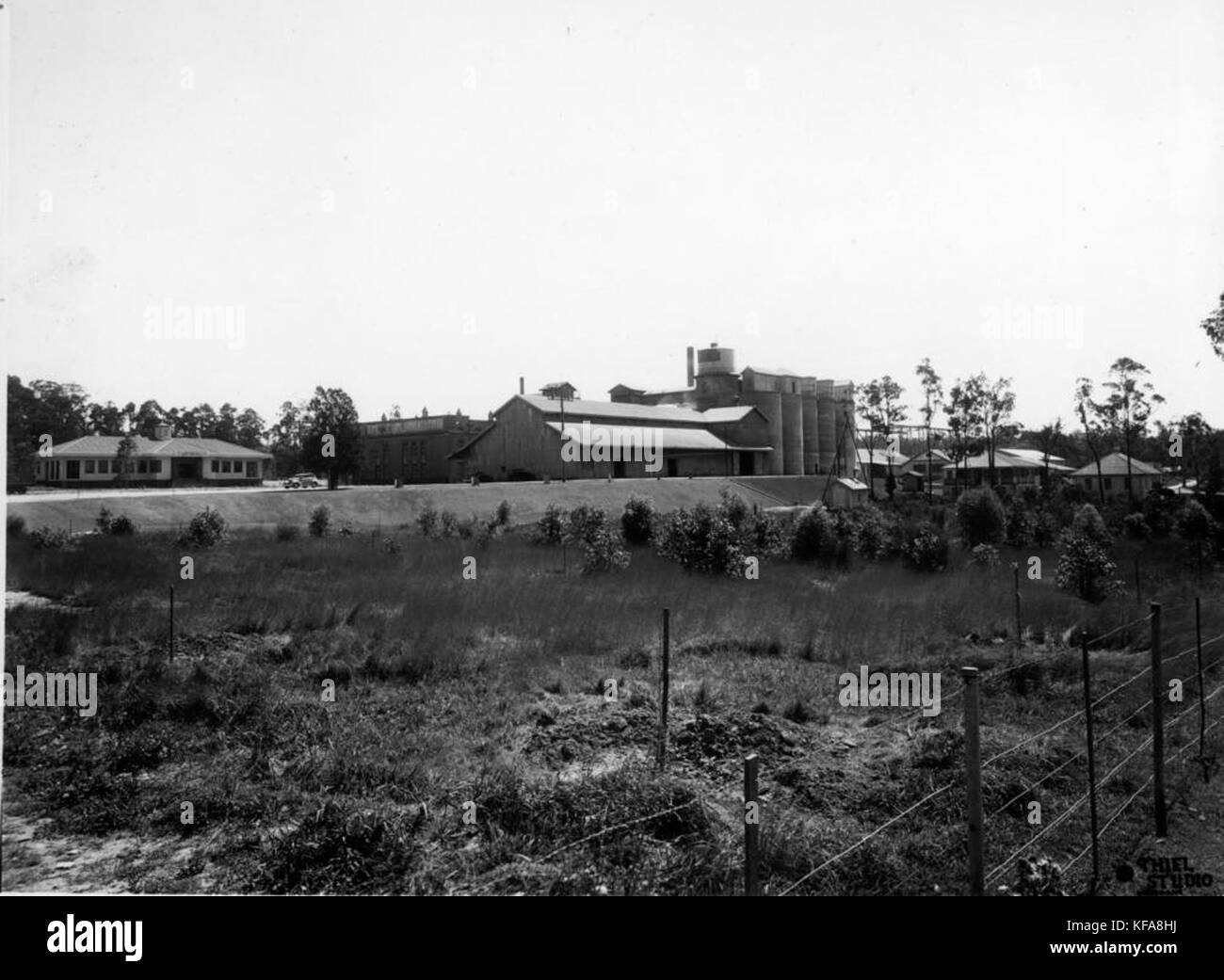 Queensland Cement & Lime Company Factory at Darra, 1939 Stock Photo - Alamy