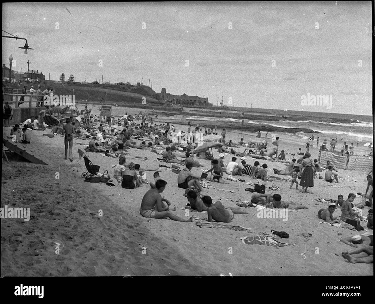 33859 People on beach Stock Photo - Alamy