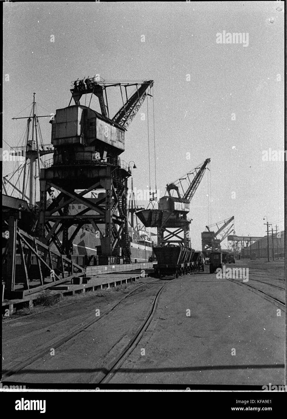 Coal ships Black and White Stock Photos & Images - Alamy