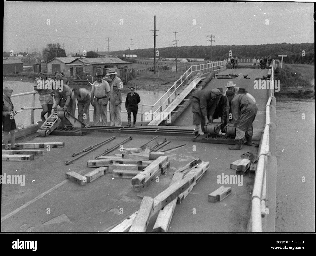 34234 Ironbark Creek Bridge collapsed at Sandgate on the Pacific ...