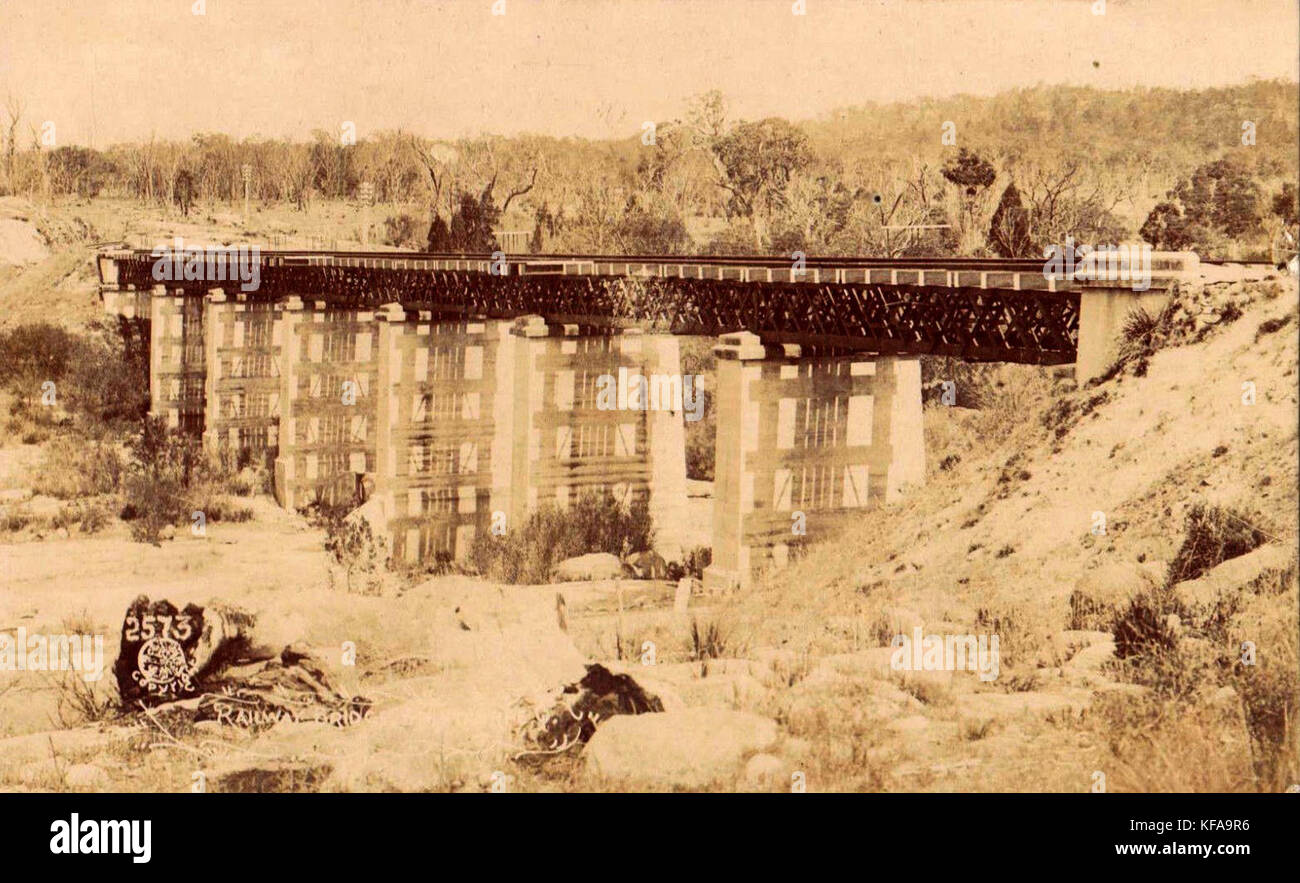 Early 1900s bridge hi-res stock photography and images - Alamy