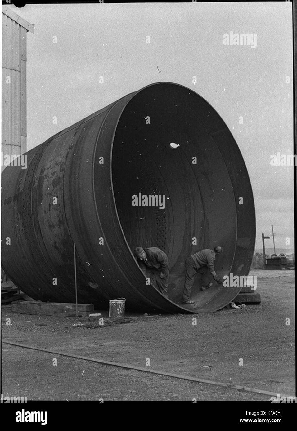 37578 Titanic steel ladle Stock Photo - Alamy