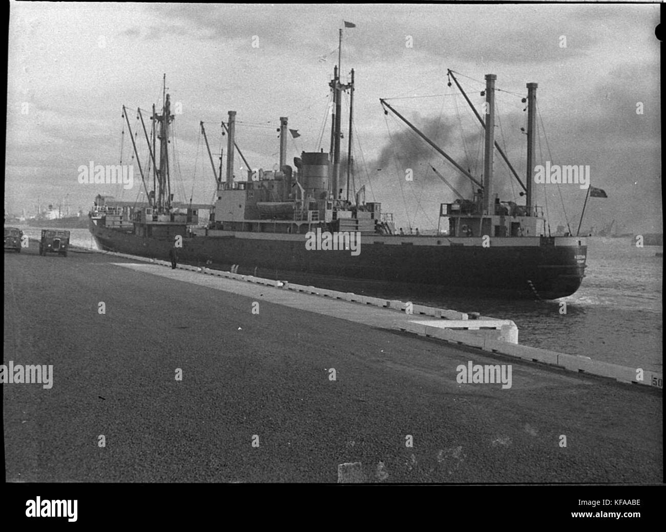 Shipbuilding wharf Black and White Stock Photos & Images - Alamy