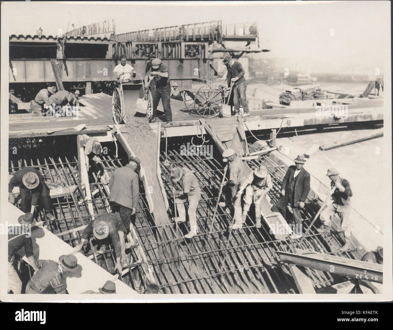 Laying concrete on the Sydney Harbour Bridge, 1928 (8283765264 Stock Photo - Alamy