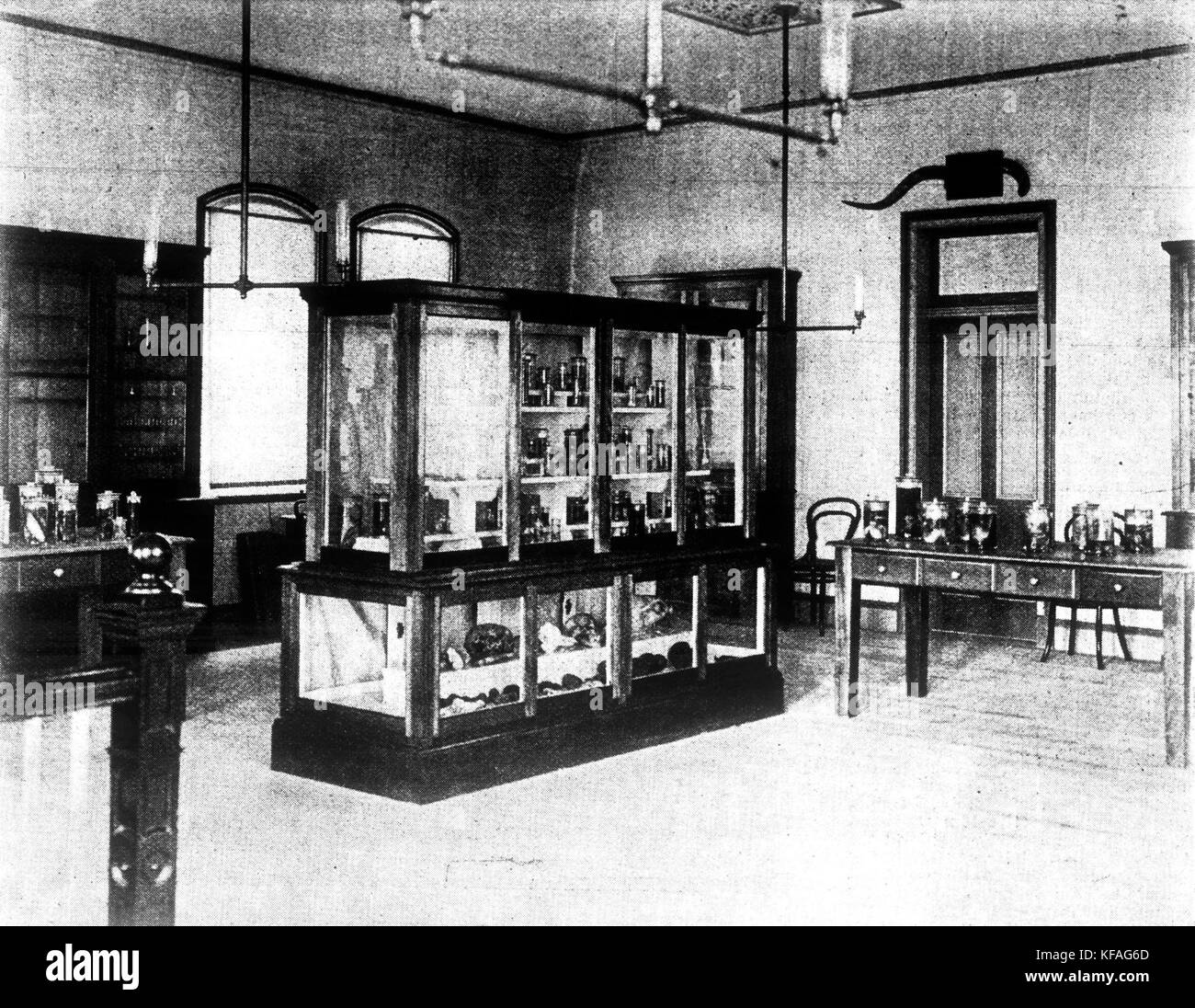 Scientific regional museum Black and White Stock Photos & Images - Alamy