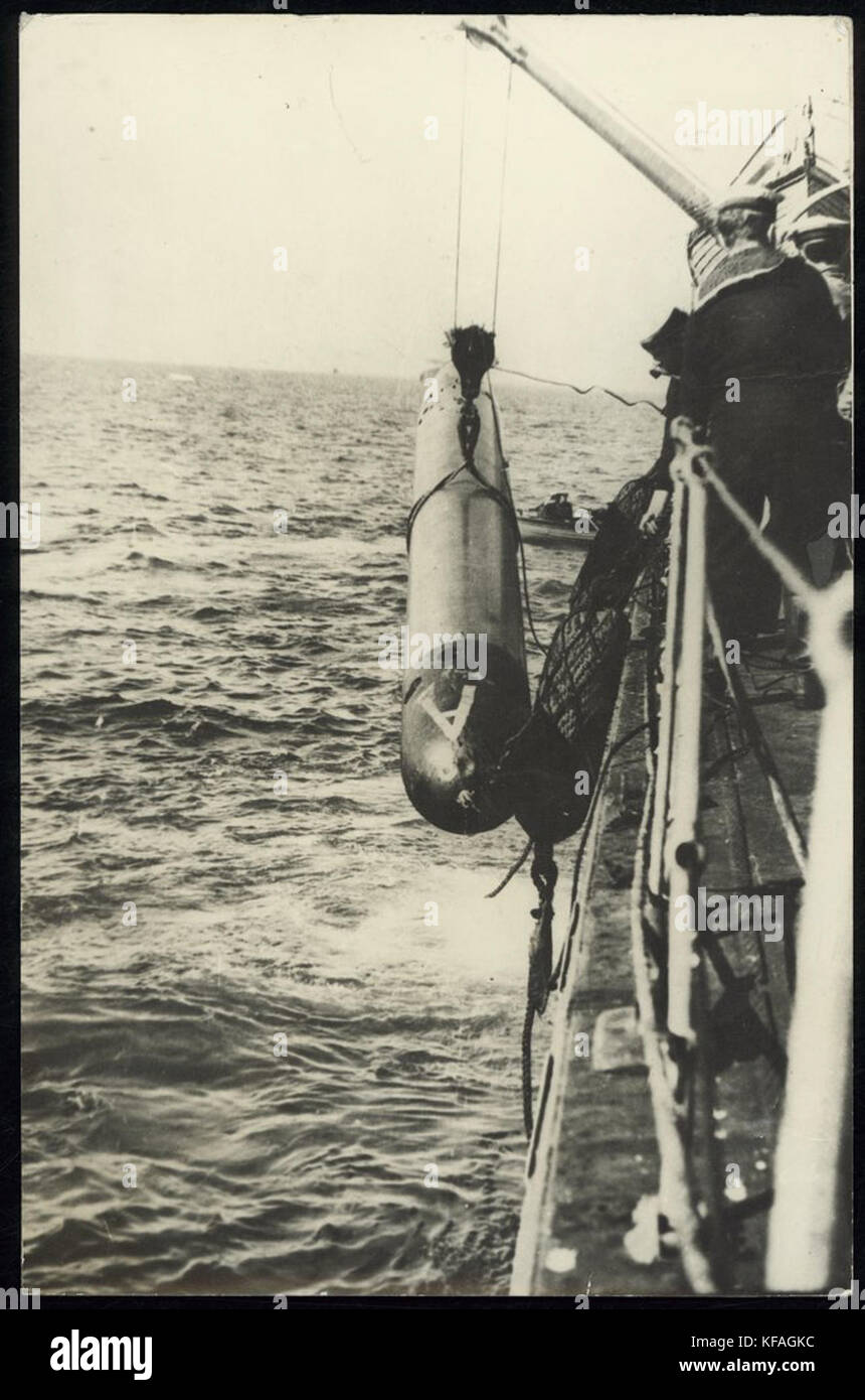 Hmas anzac hi-res stock photography and images - Alamy