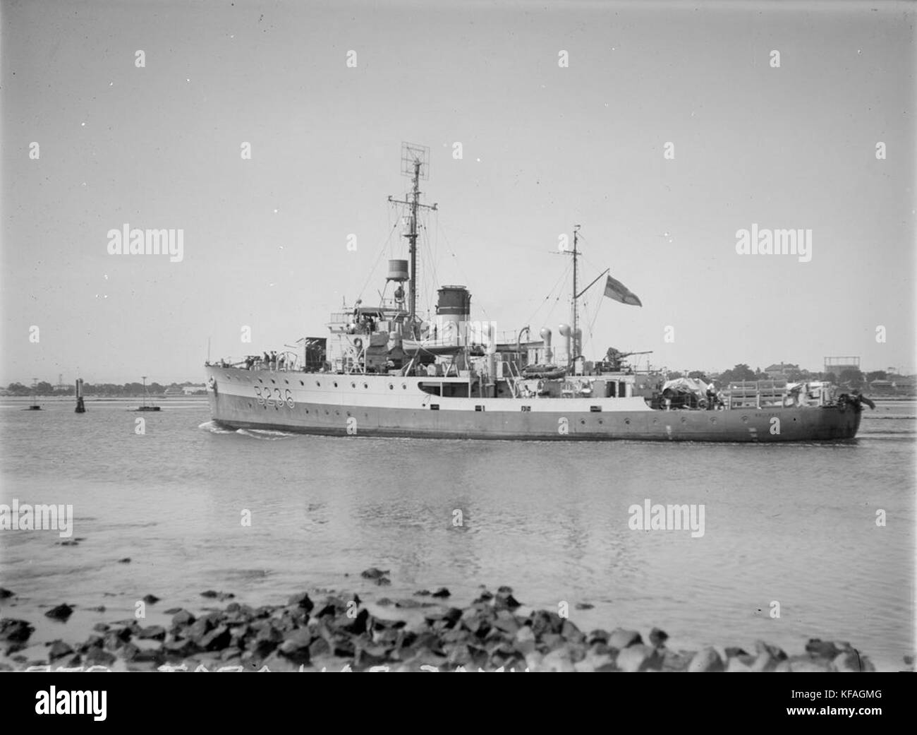 HMAS Ballarat by Allan Green SLV H91.108 291 Stock Photo - Alamy
