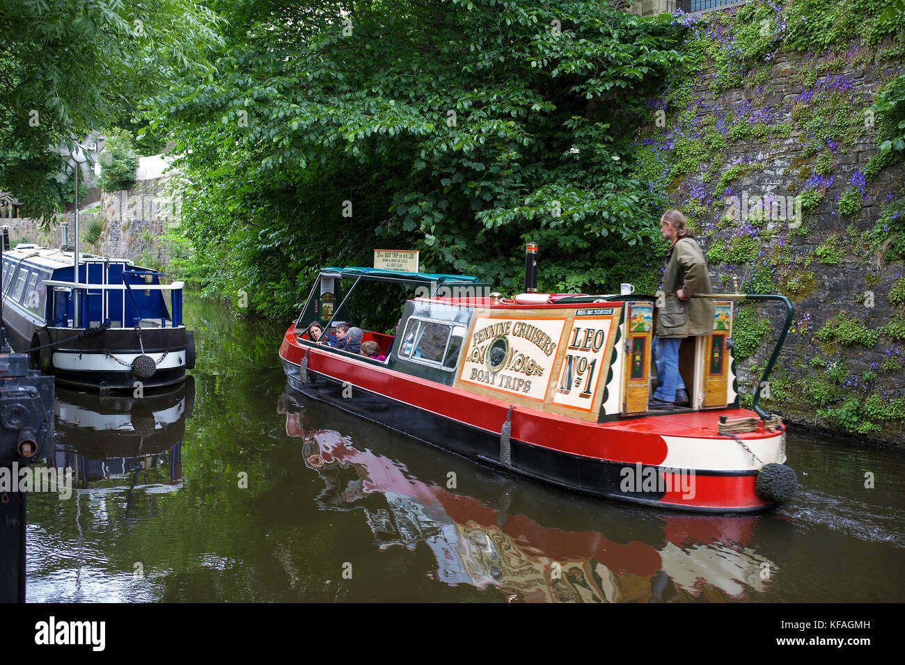 Trip on leeds liverpool canal hi-res stock photography and images - Alamy