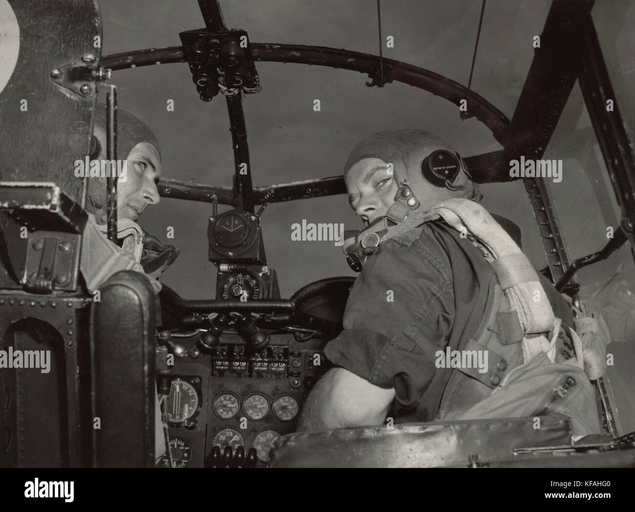 RAAF Avro Lincoln cockpit Stock Photo - Alamy