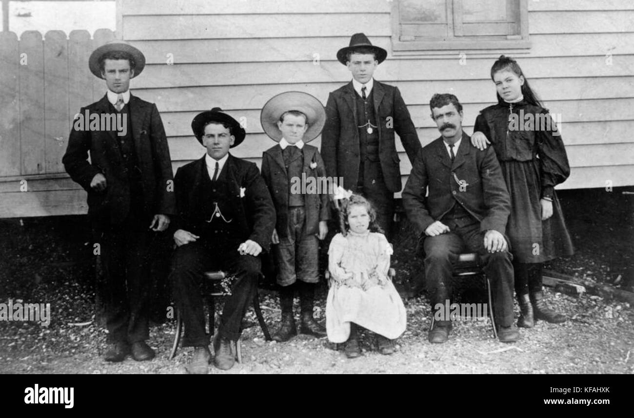 1 106956 McGowan family at Burnett Heads Stock Photo - Alamy