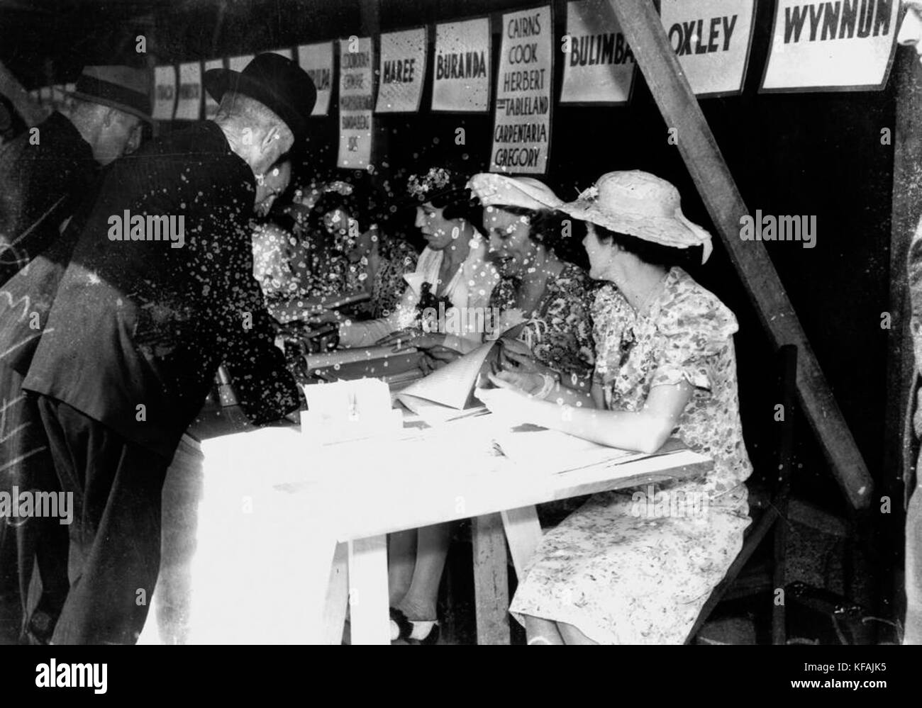 1 127907 Voting at the Queensland State Election of 1938 Stock Photo ...