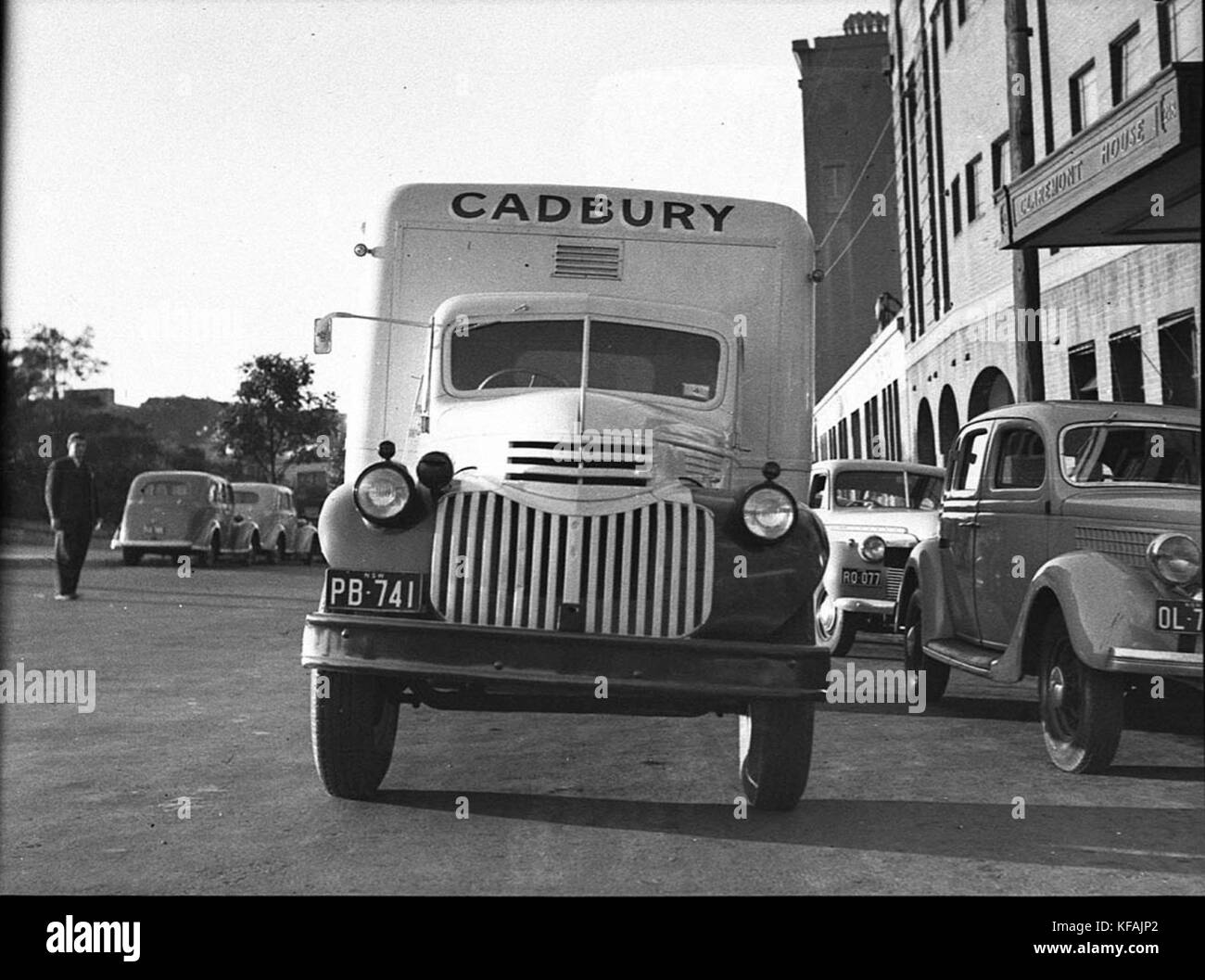 29227 CadburyFryPascall motor truck Stock Photo - Alamy