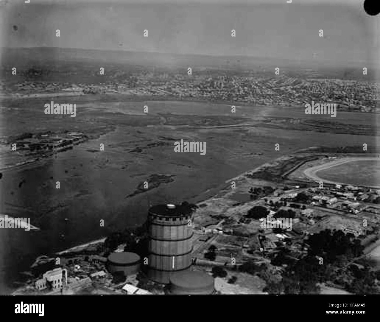 Perth works hi-res stock photography and images - Alamy