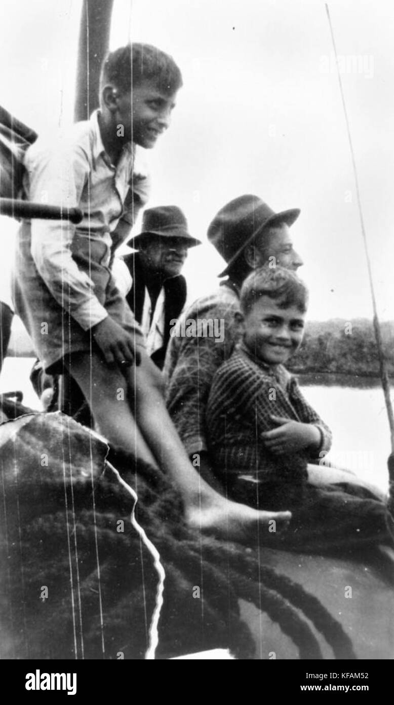 Moss brothers hi-res stock photography and images - Alamy