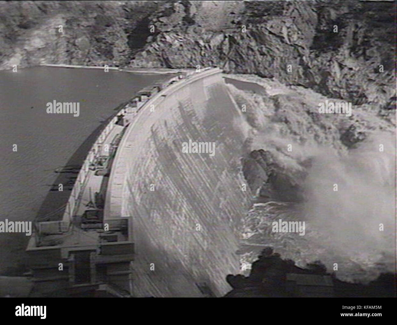 Burrinjuck Dam in flood in 1922 (01 Stock Photo - Alamy